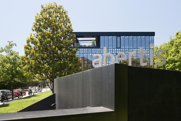 Abertis | Abertis firma su primer “crédito sostenible” por 100 millones ...